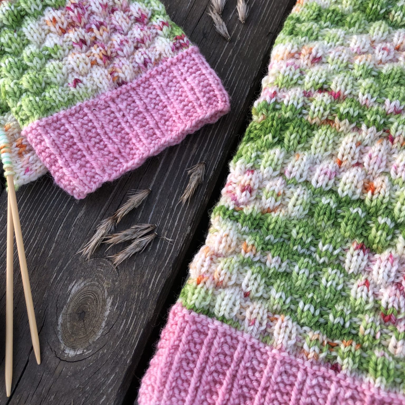 Einfache Muster für gemütliche Stricksocken – Verdrehte Masche