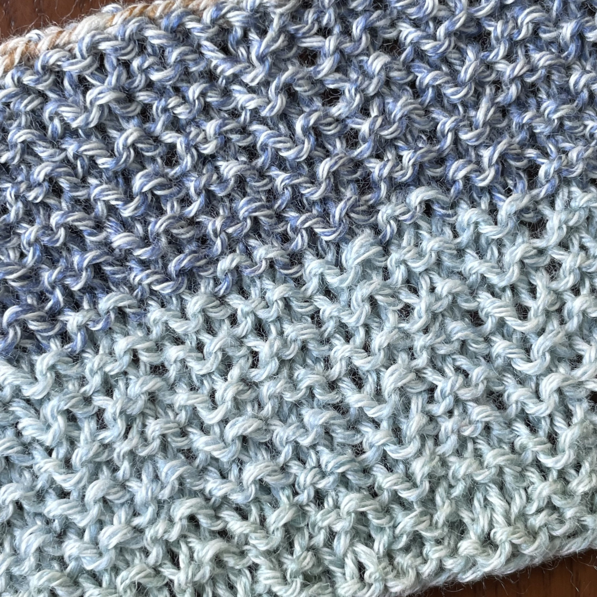 Einfache Strickmuster für Anfänger-Schals – Verdrehte Masche