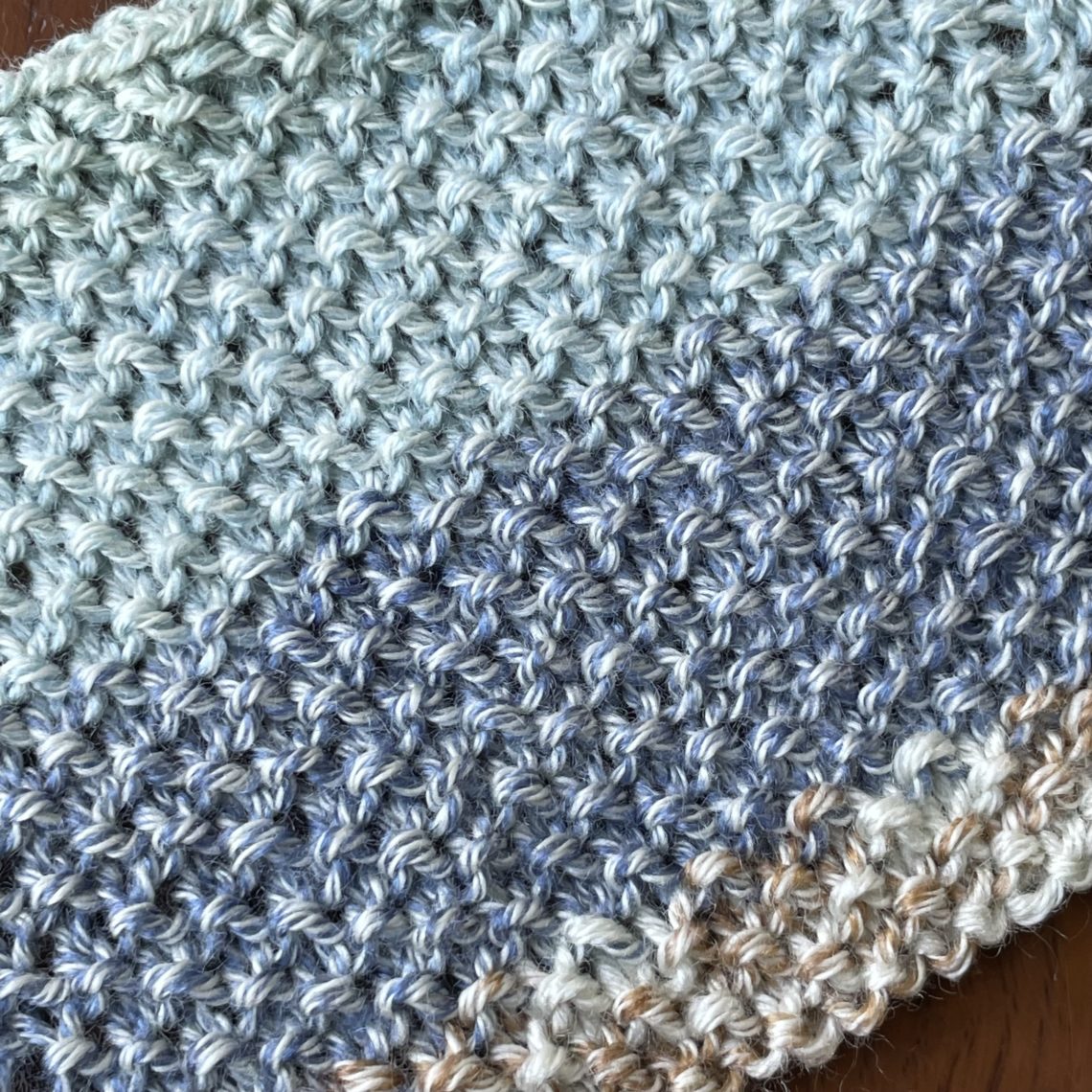 Einfache Strickmuster für Anfänger-Schals – Verdrehte Masche