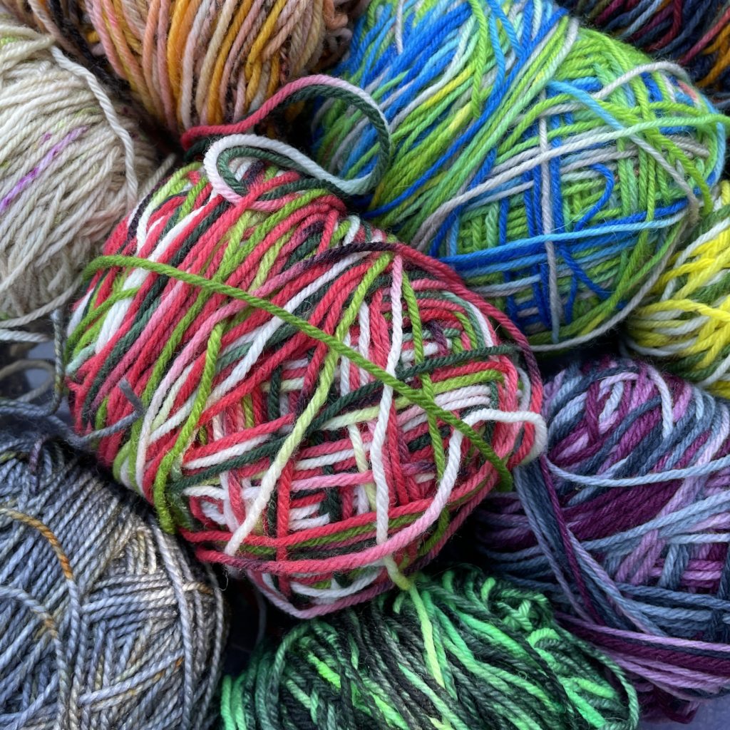 Einfache Strickmuster für Anfänger-Schals – verdrehtemasche.de